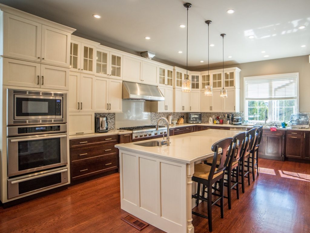 Ultracraft Rockford Door Beach White Paint and Chocolate Solid Wood ...